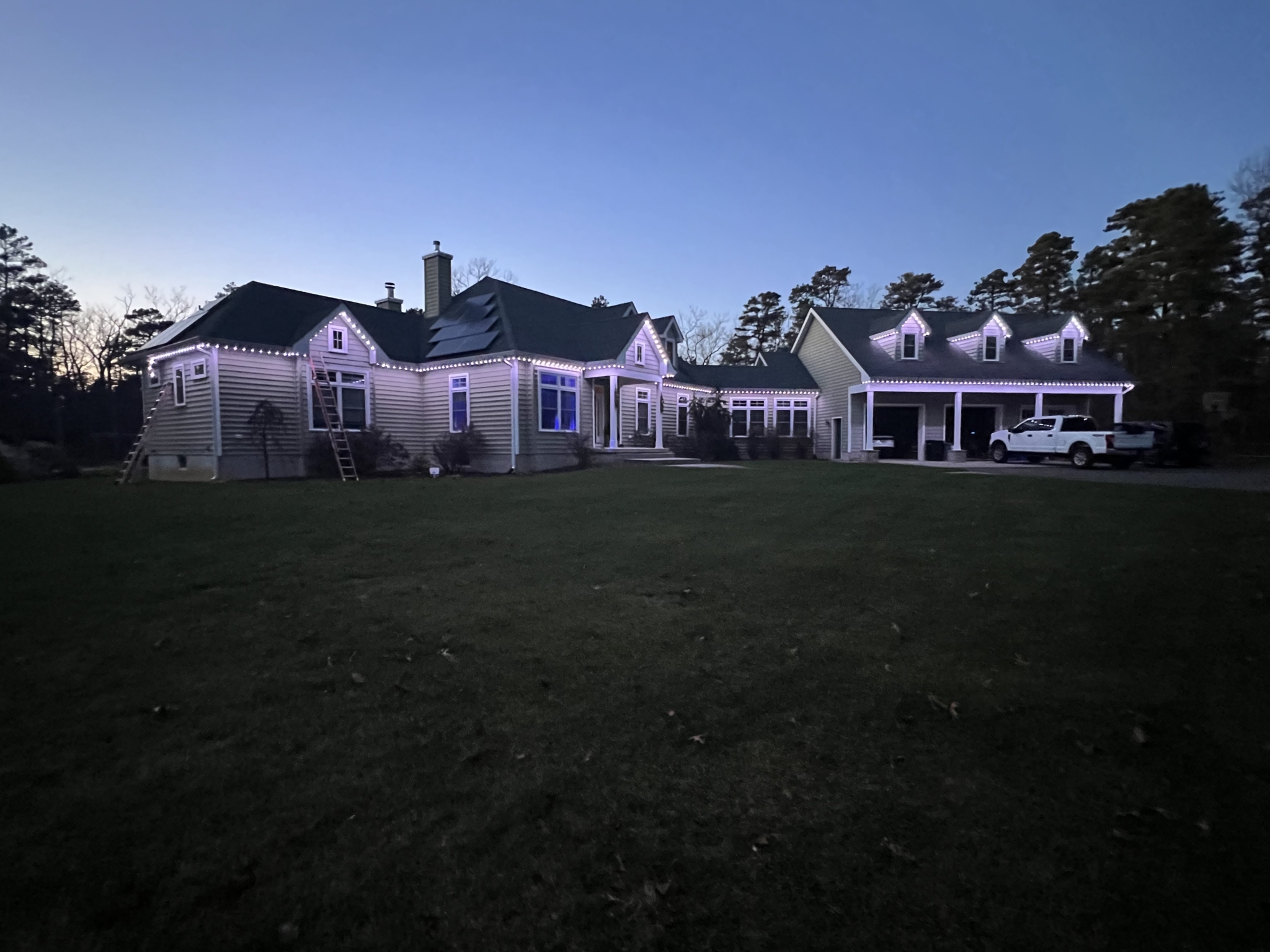 Electri-Tech | JellyFish Lighting - Electri-Tech